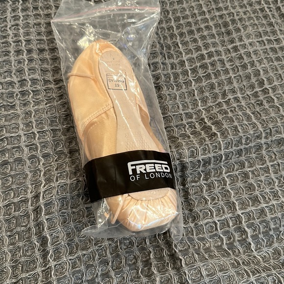 Freed Of London | Shoes | Freed Of London Wingblock Y Maker Pointe ...